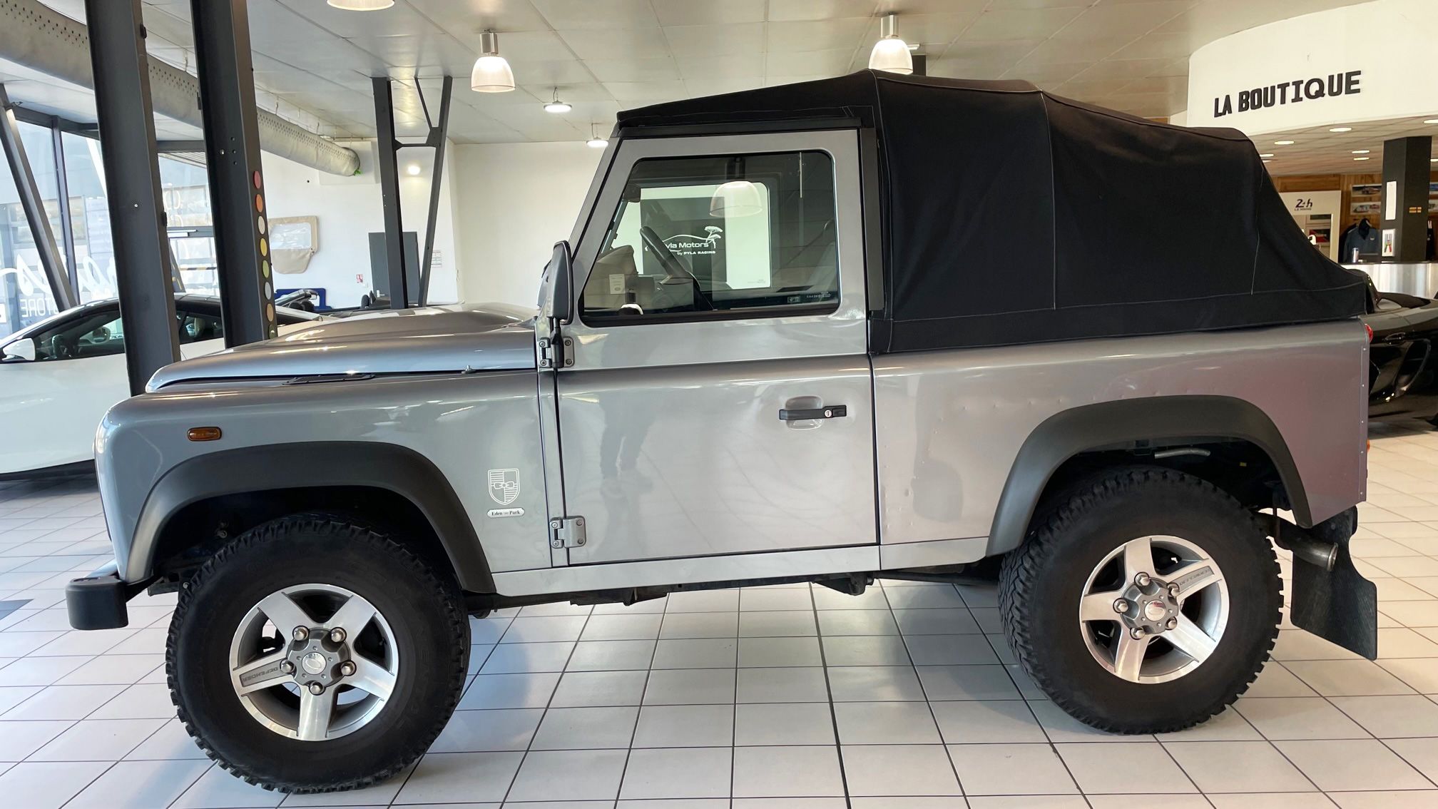 LAND ROVER DEFENDER III UTILITAIRE